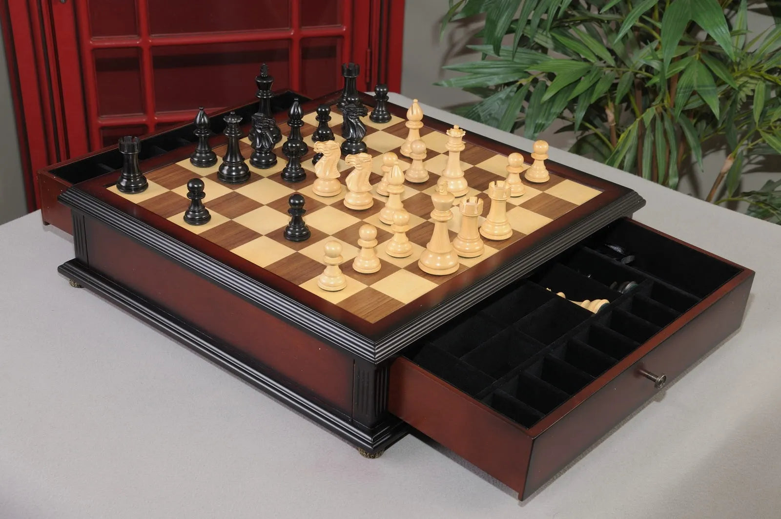 Classic Series Library Chess Set & Tiroir Combination – House of Staunton